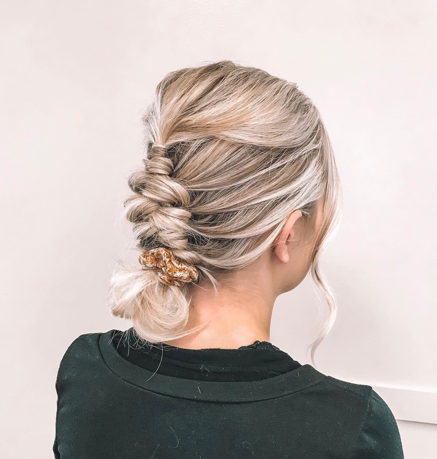 15 Splashy Swimming Pool Hairstyles You Need to Try This Summer 2025